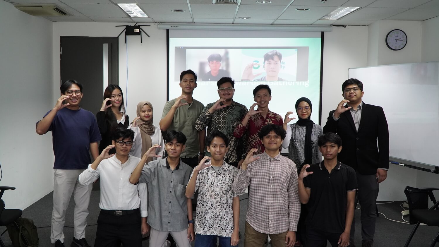 PT Inti Agro Solution Awards Scholarships to 10 Students